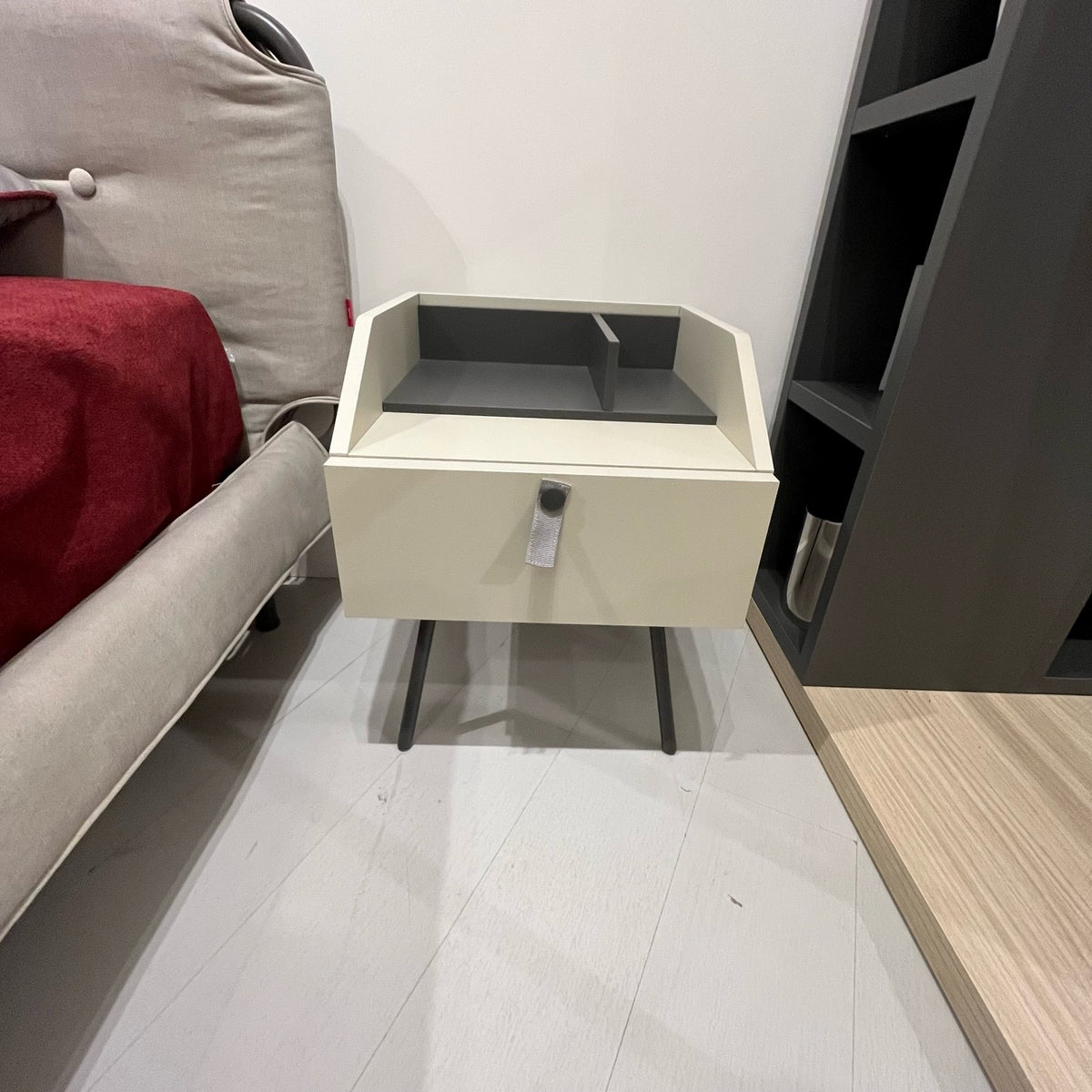 Mesa Cabeceira WILSON – Interforma